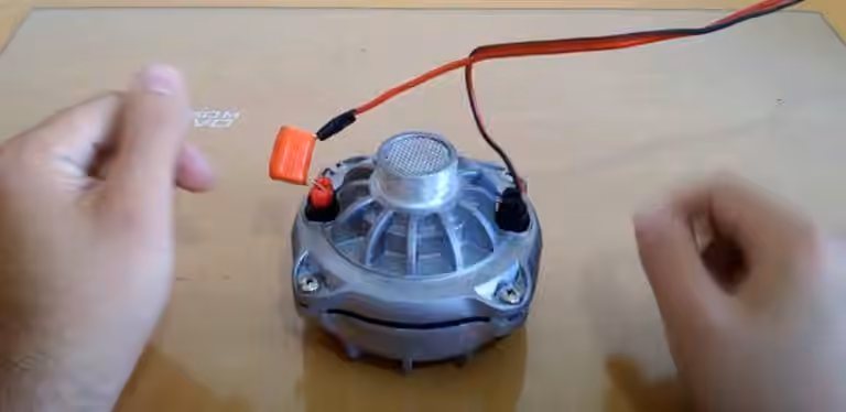 Como instalar um capacitor no Driver ou Super tweeter?